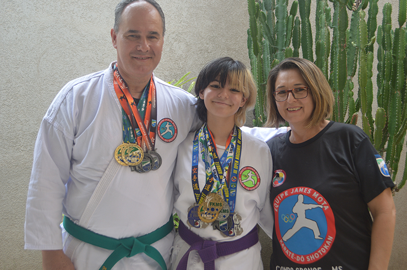 Aos treze anos, carateca de MS acumula medalhas, mas sofre com falta de ...